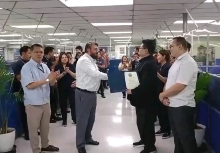 UNITED STATES ATTACHE AT PAIR CARGO HANDS CERTIFICATE OF APPRECIATION ...